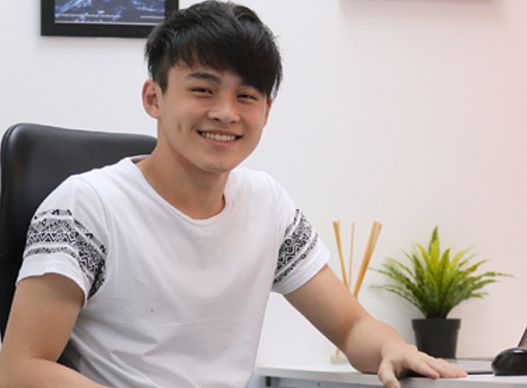 Dropped out of school at 15, graduated from university at 26 with ...